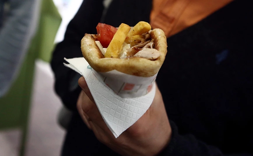 Σουβλάκι από… χρυσάφι: Στα 3,5 ευρώ η τιμή του - AllAboutARIS.gr