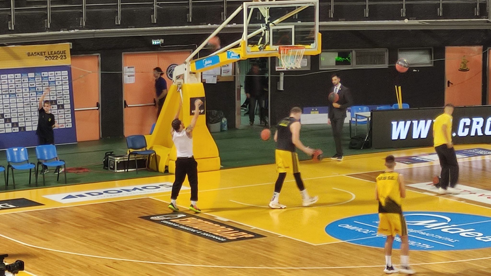 Οι πρώτες στιγμές του Μήτρου-Λονγκ στο Nick Galis Hall (pics ...
