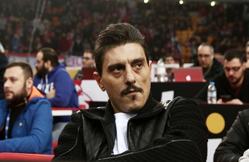 Πανό στην Πάτρα: «DPG πούλα» (pic) - AllAboutARIS.gr