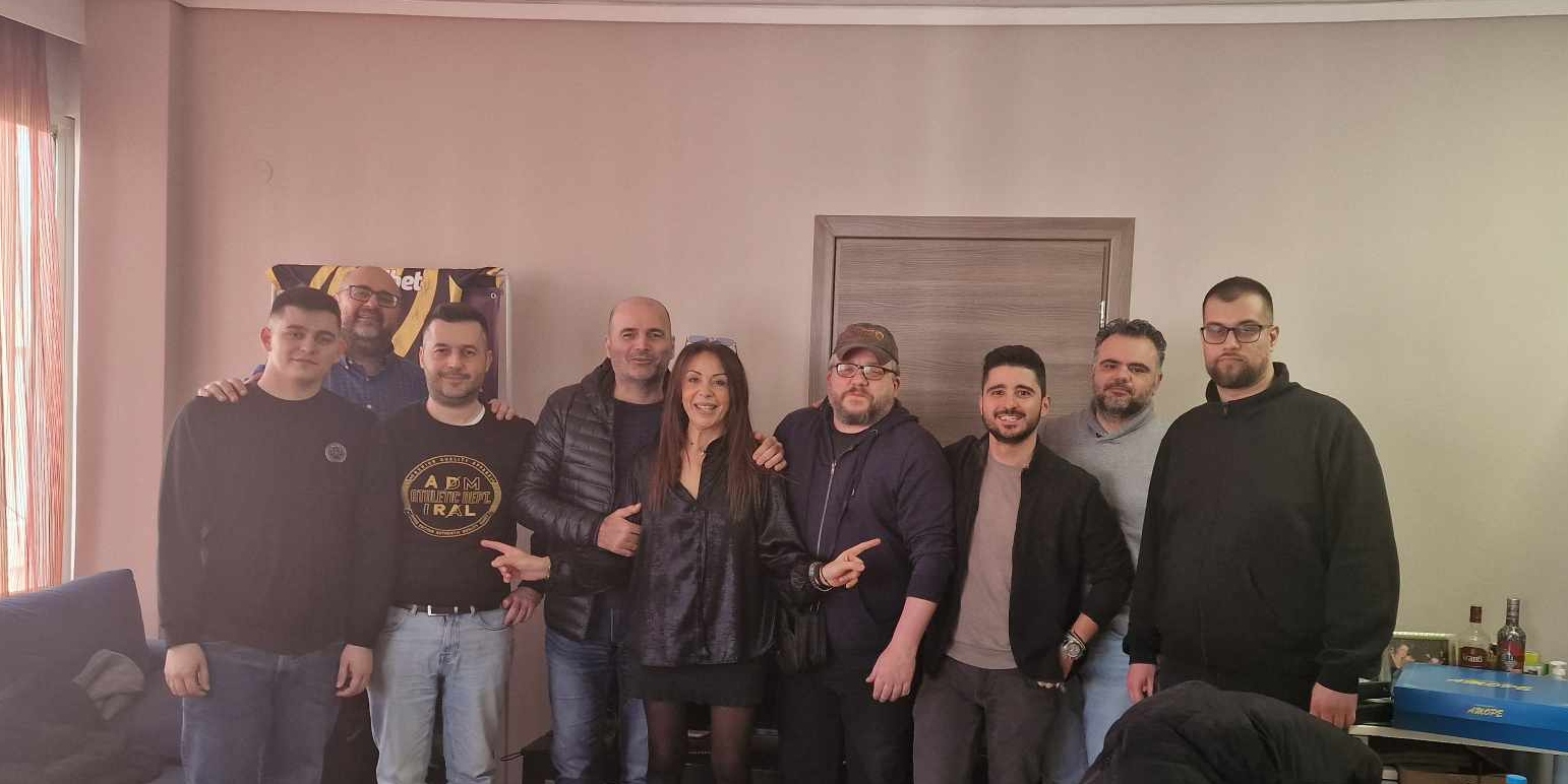 Το AllAboutARIS έκοψε την πρωτοχρονιάτικη πίτα του! - AllAboutARIS.gr