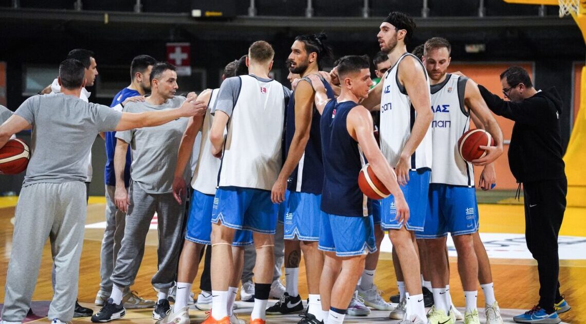 Η γαλανόλευκη φανέλα του Γκάλη στο Παλέ (pic) - AllAboutARIS.gr